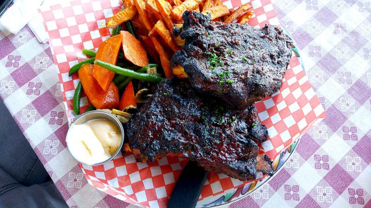 Award-winning BBQ Chicken and Ribs | tryhiddengems.com